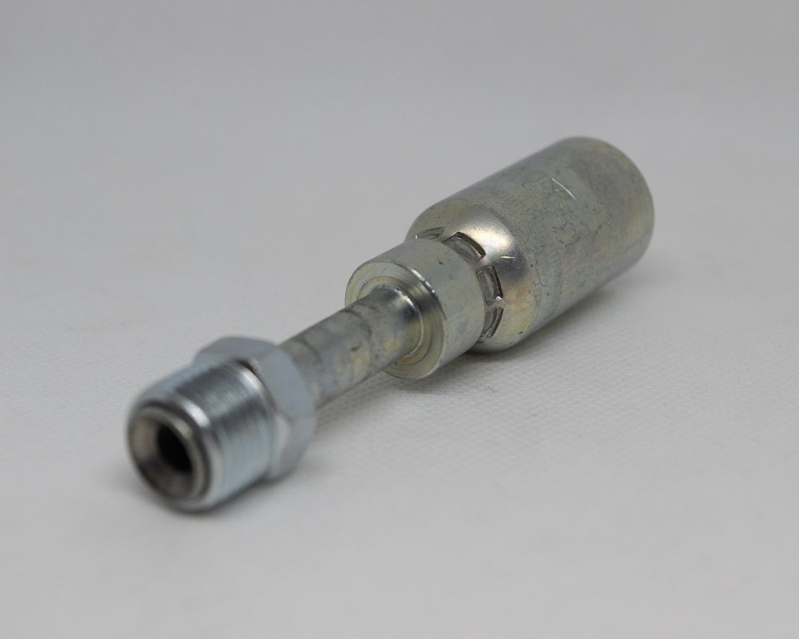 04U-B05 (1/4" Hose x 5/16" Tube x 1/2-20" Thread Male Inverted Straigh